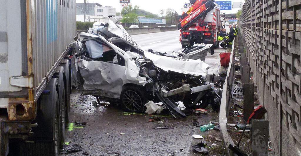 Spektakulärer Unfall in Ansfelden | Nachrichten.at