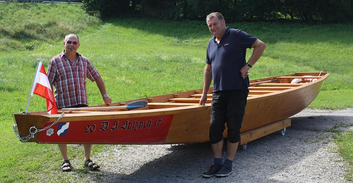 Sie haben sich eine eigene Zille gebaut: Zwei gute Freunde machen klar ...