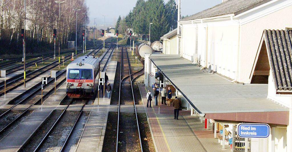 Bahnhof Ried soll zur Drehscheibe von Bahn und Bus ausgebaut werden ...