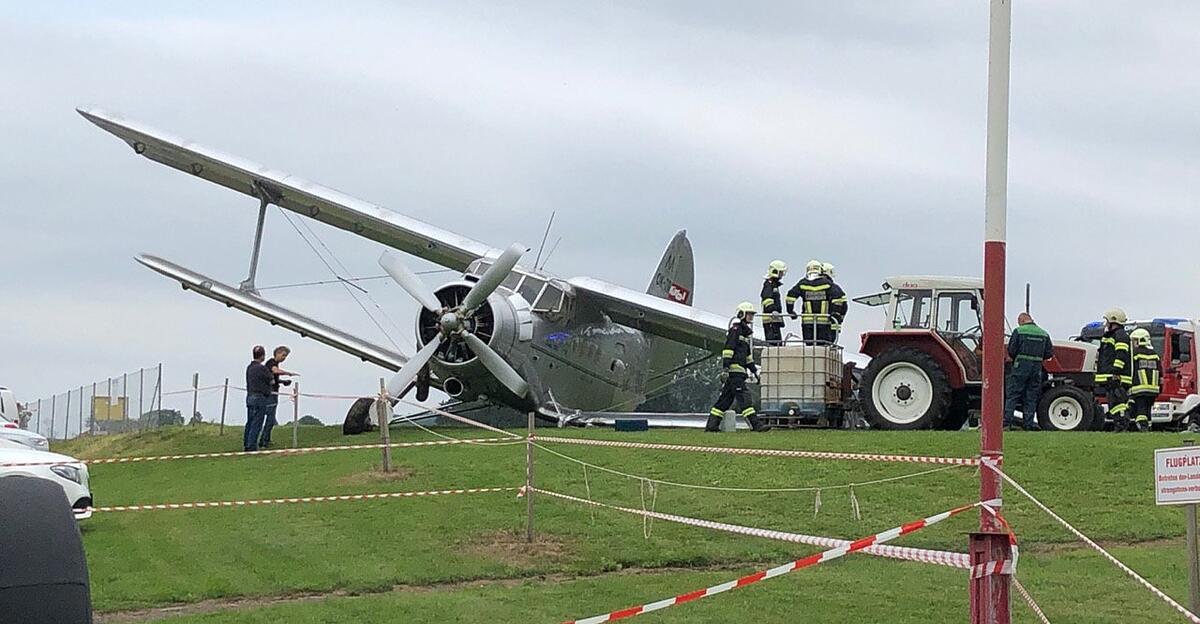 Video: Bruchlandung von Doppeldecker endete glimpflich | Nachrichten.at