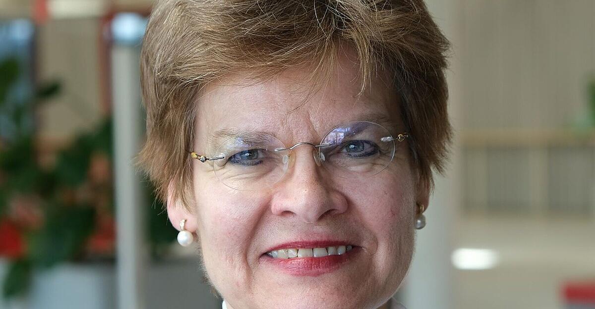 Ulrike Greiner: Gründungsrektorin und Neo-Leiterin | Nachrichten.at
