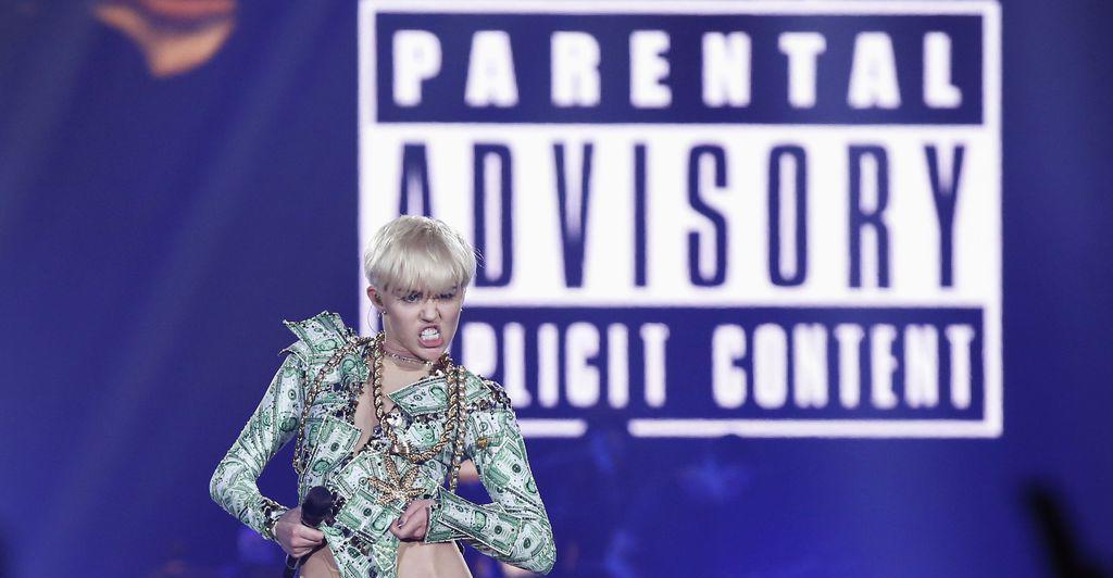 Miley Cyrus: Aufreizende Posen bei London-Konzert | Nachrichten.at