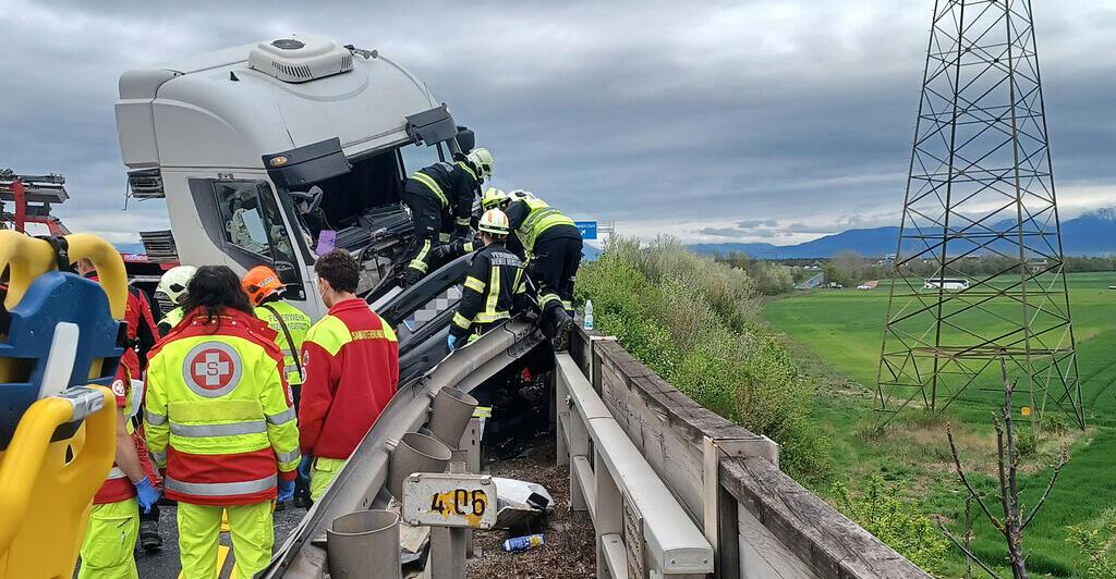Unfall auf der S4 in Niederösterreich forderte zwei Todesopfer ...