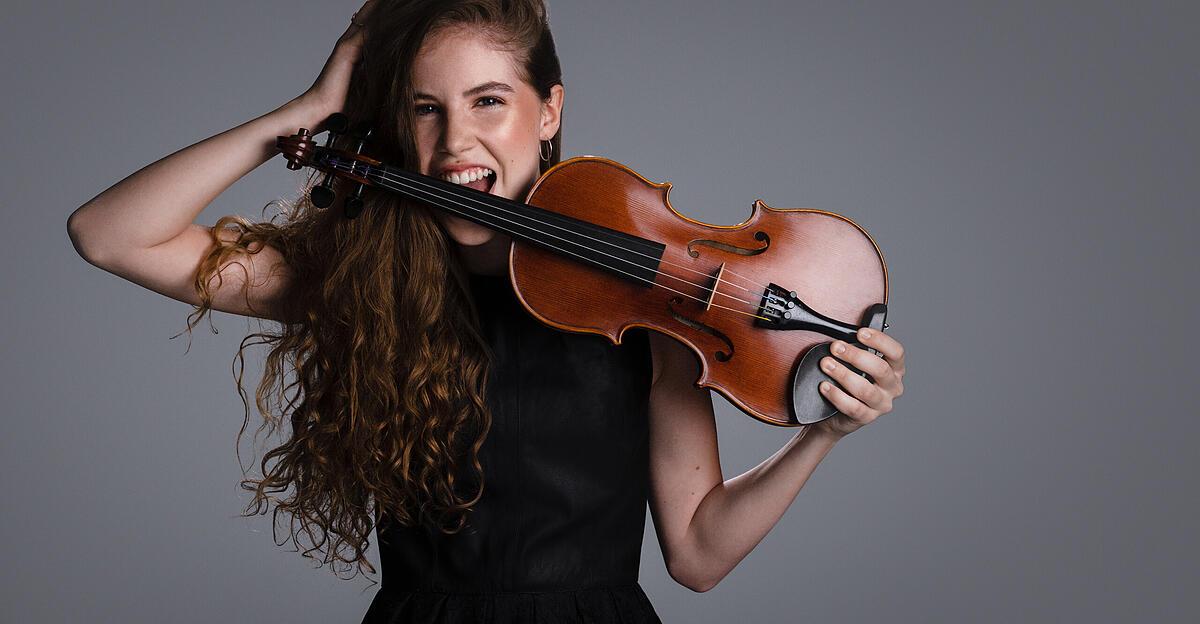 Nina Sofie: "Das Wichtigste ist die Melodie, das Genre ist komplett egal" | Nachrichten.at