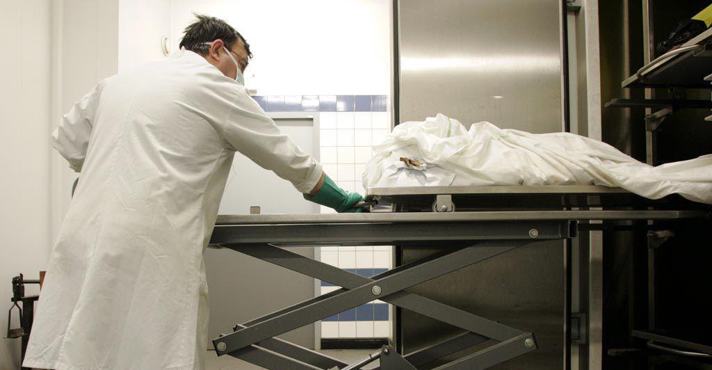 Klinik-Mitarbeiter verging sich an über 100 Leichen | Nachrichten.at