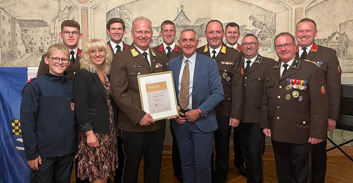 Ehrenzeichen für Michael Hutterer | Nachrichten.at