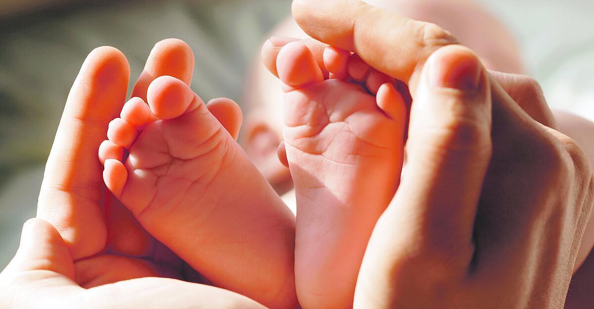 Wenn plötzlich ein Baby vom Himmel purzelt ... | Nachrichten.at