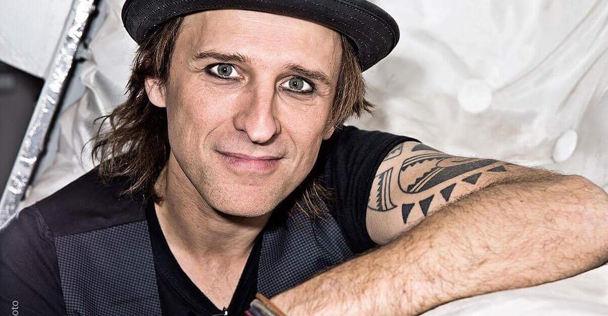 "Rock of Ages" mit Alex Melcher | Nachrichten.at