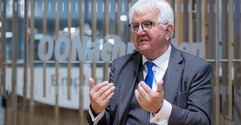 Interview mit Nationalbank-Gouverneur Robert Holzmann | Nachrichten.at