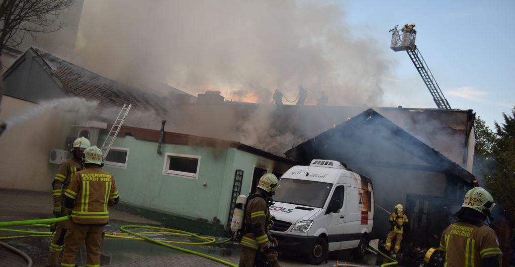 Löscher in einer Minute bei Brand | Nachrichten.at